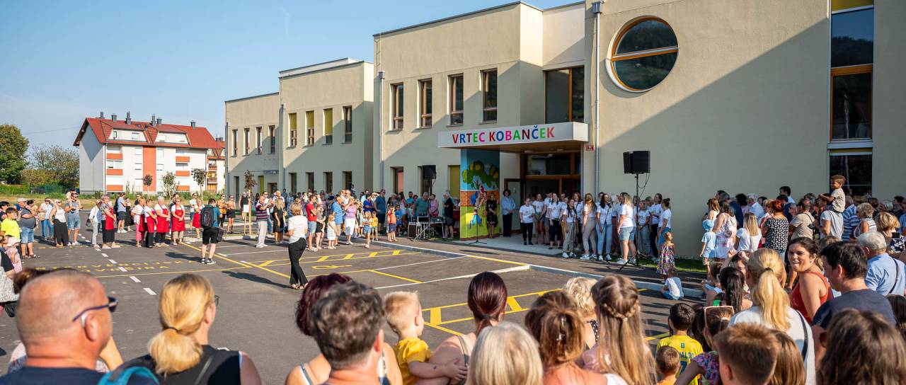 FOTO in VIDEO: Streljaj od Maribora prvi vrtec iz izključno slovenskega lesa: »To je eden ...