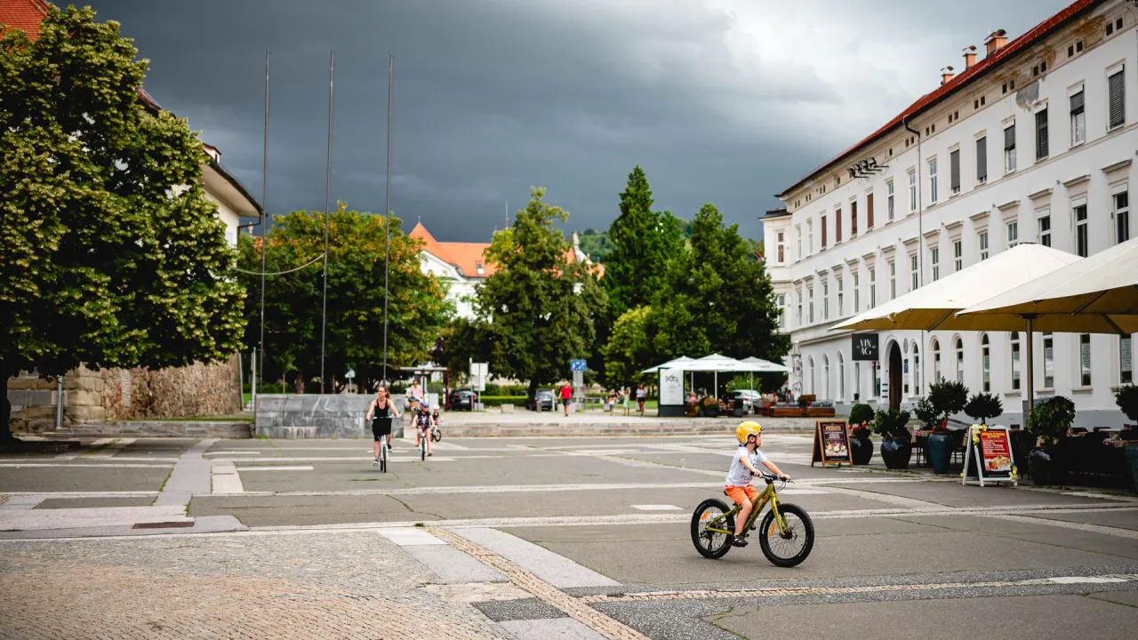 Neurja še niso rekla zadnje besede: Danes grozijo nalivi, toča in močni ...