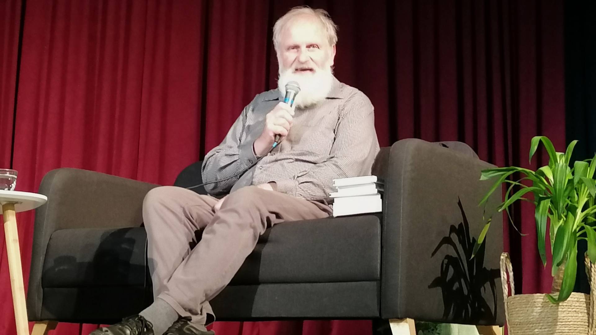 Hospickafe s patrom Gržanom: Kako misliti ta svet drugače | Mariborinfo.com