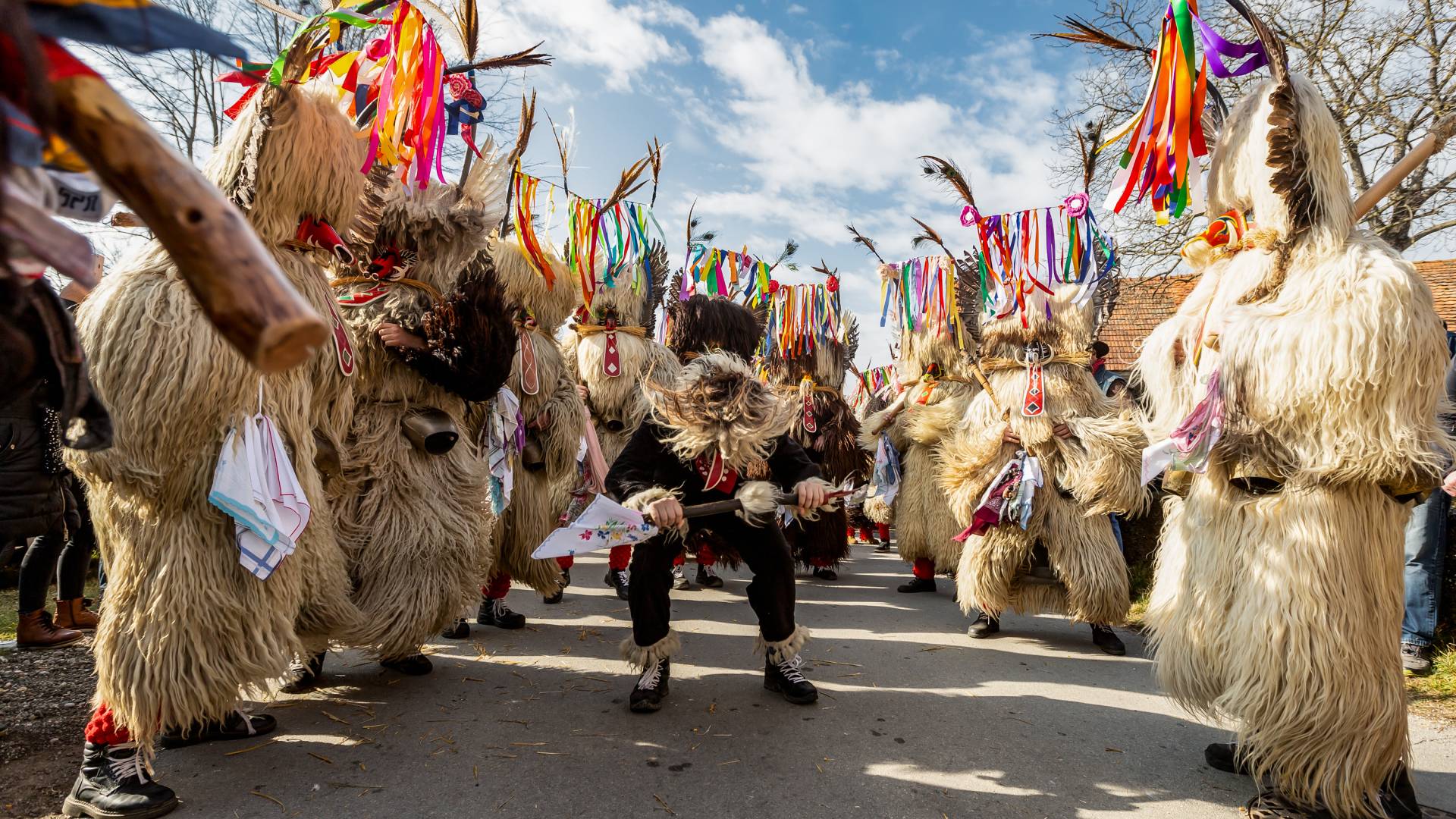 SPOZNAJTE AVTOHTONE PUSTNE LIKE: CIGANI, KURENTI in KORANTI | Ptujinfo.com