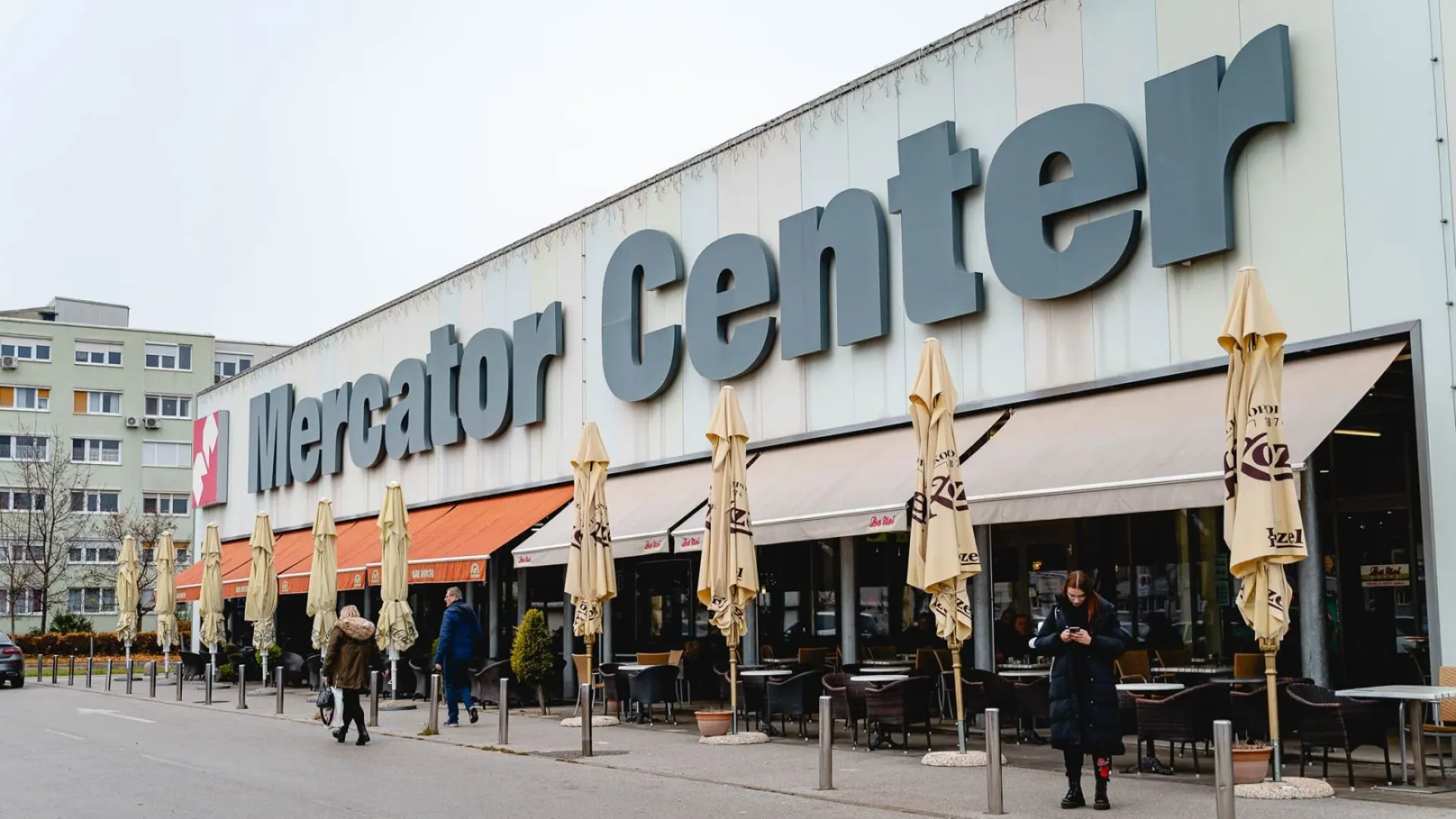 Ali Mercator center po piceriji res zapušča tudi ta priljubljena ...