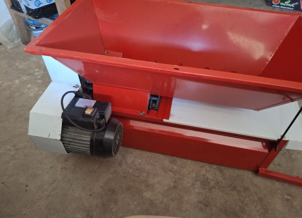 Mlin za grozdje | Sobotainfo.com