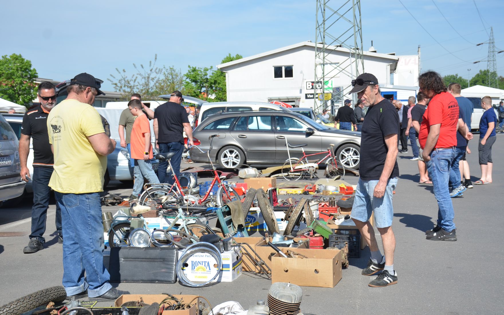 FOTO: Tradicionalni sejem Motokluba Veterani navdušil mlado in staro ...
