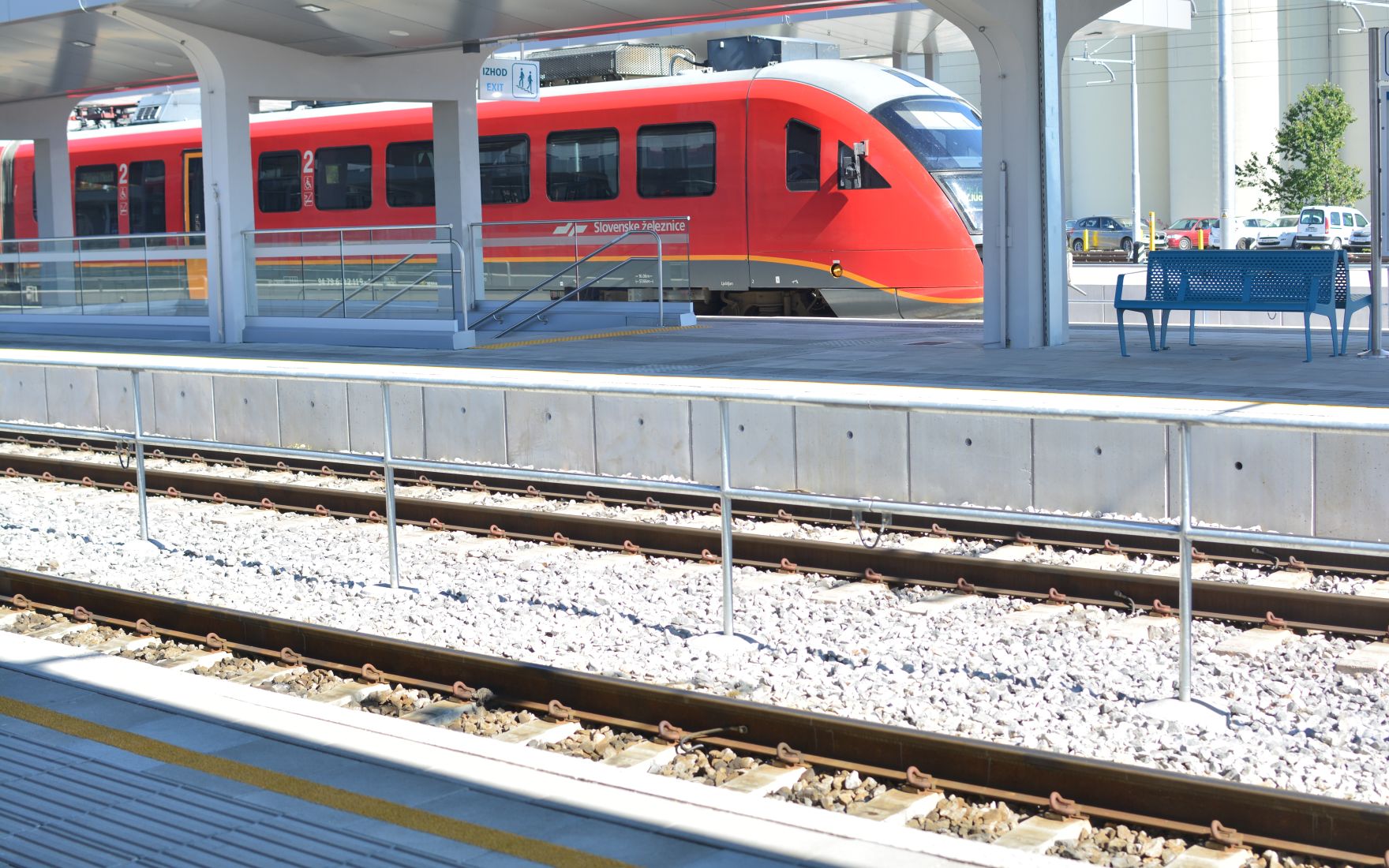 Železniški promet v Sloveniji: So vlaki brez klime na vrhuncu poletja ...