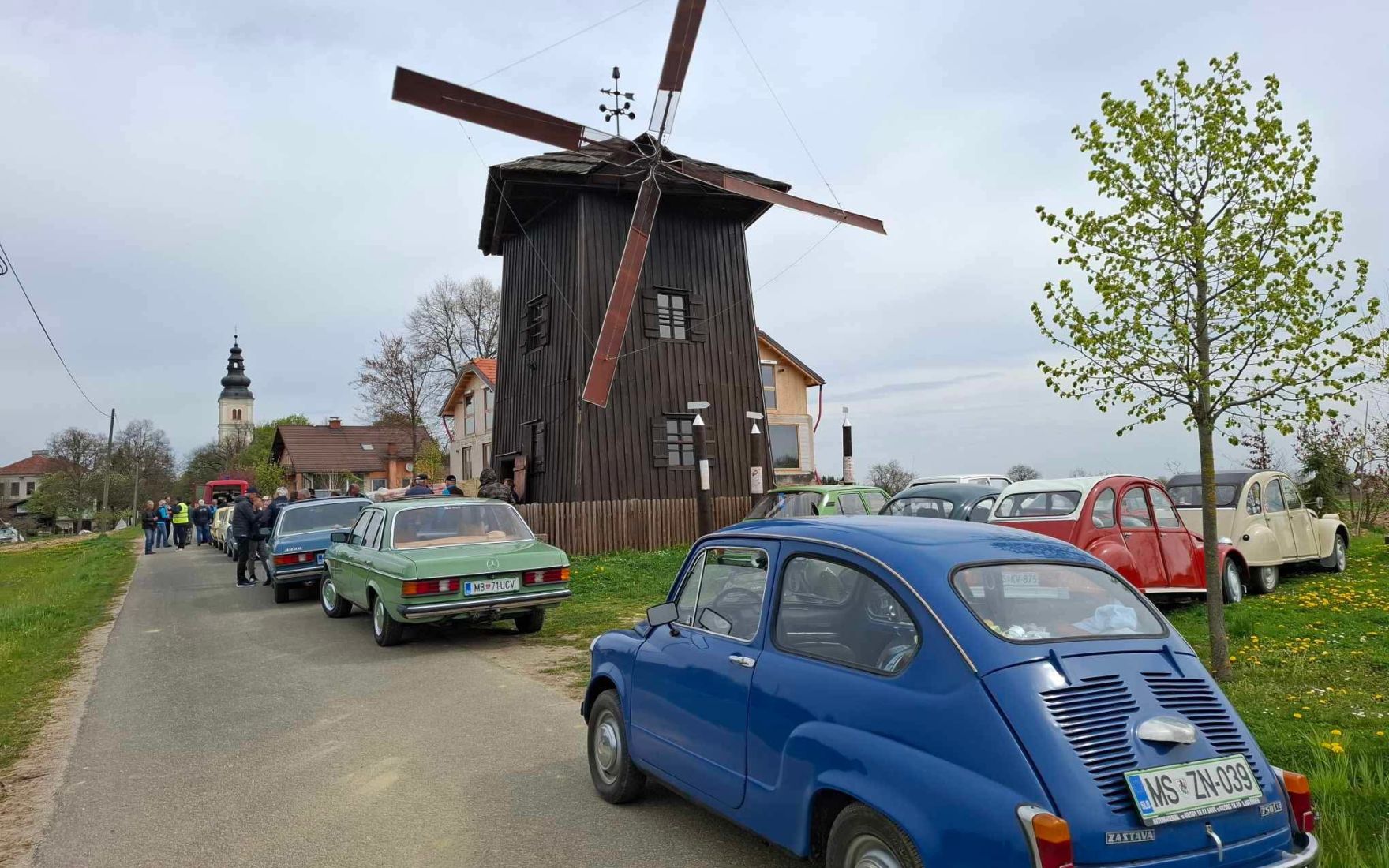 FOTO: S starodobniki obiskali mlin na veter na Stari Gori | Sobotainfo.com