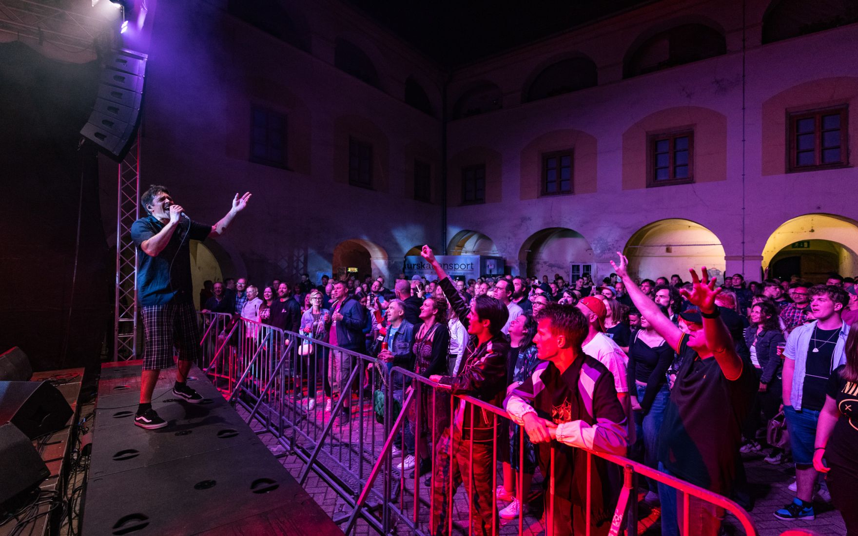 FOTO in VIDEO: Skupina Elvis Jackson zaključila petkovo koncertno ...