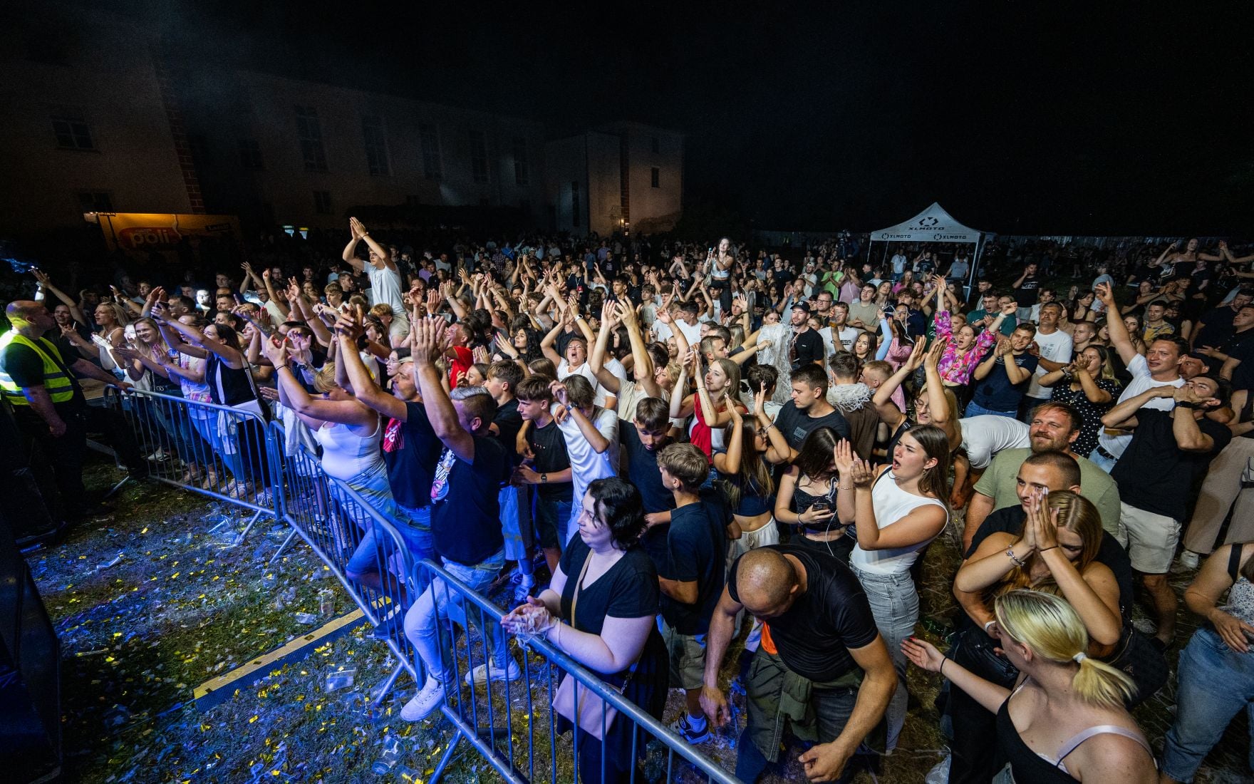 FOTO in VIDEO: Žilina nouč napolnila mestni park, odmevali so ritmi Rozalije in Sharike ...