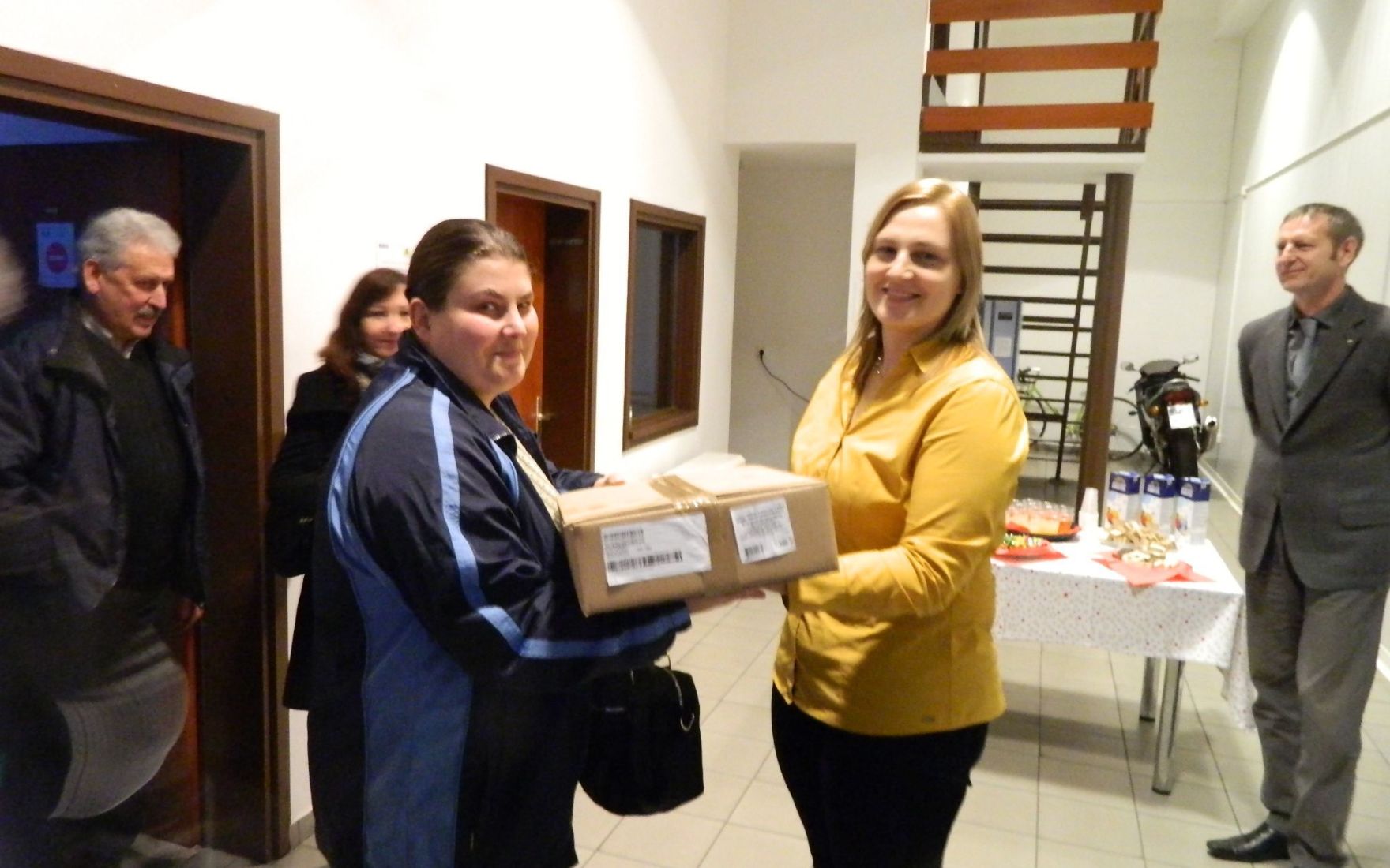 Sedemnajstim družinam polepšali praznike | Sobotainfo.com