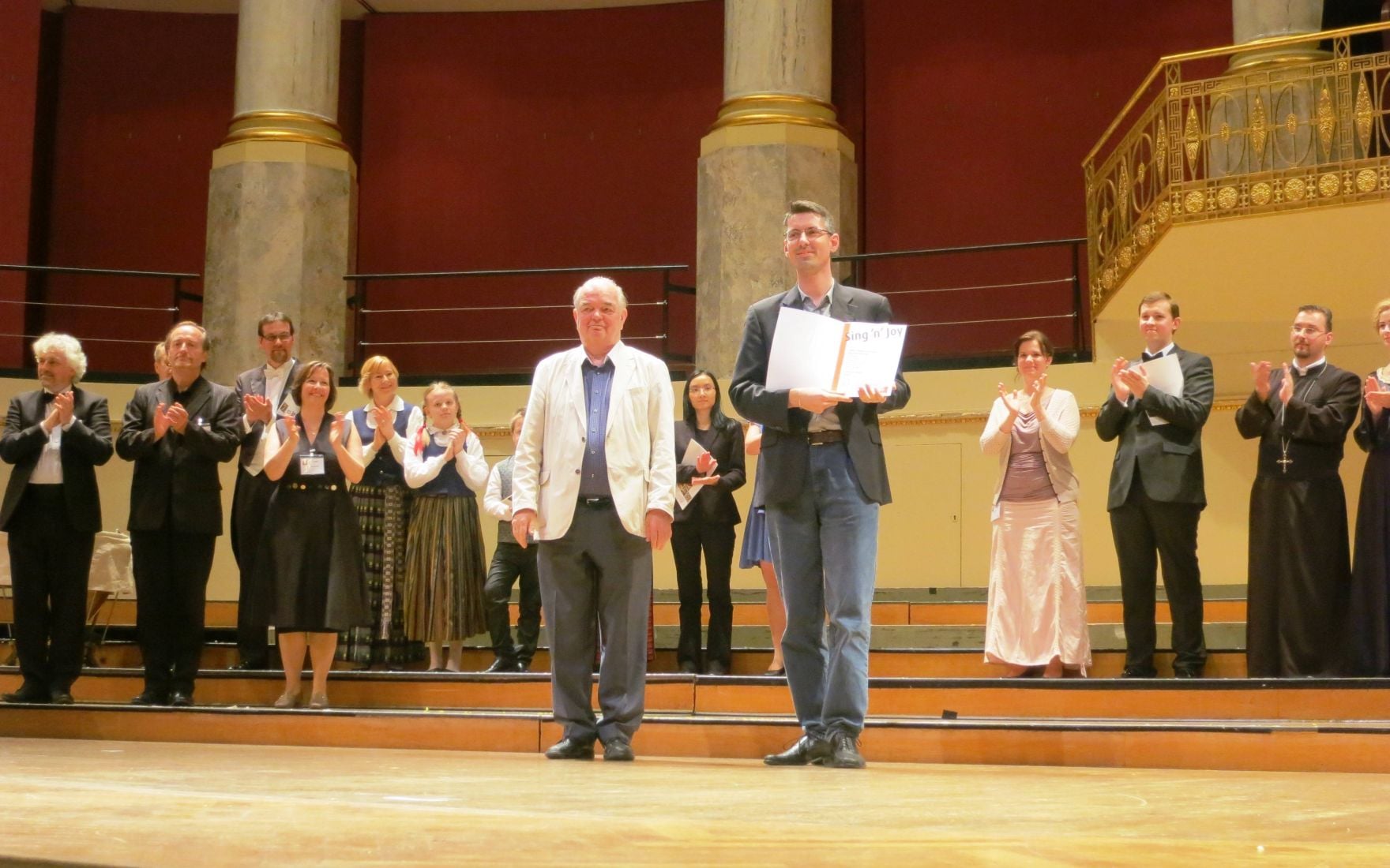 Mešani pevski zbor Štefana Kovača iz Dunaja s srebrnima diplomama ...