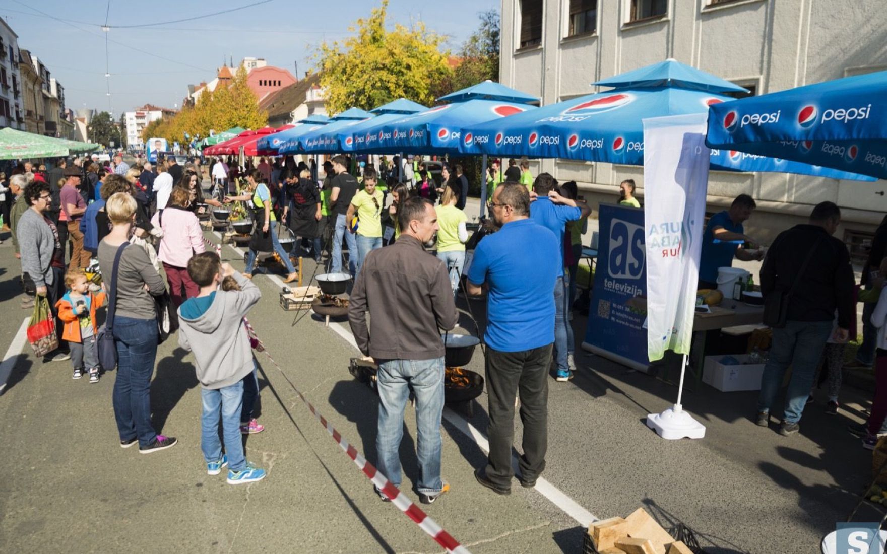 FOTO in VIDEO: V središču mesta zadišalo po bujti repi | Sobotainfo.com
