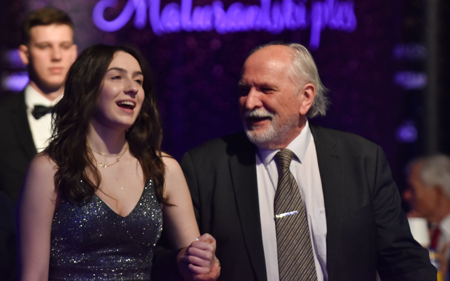 FOTO in VIDEO: Na maturantskem plesu so se zavrteli še ostali dijaki ...