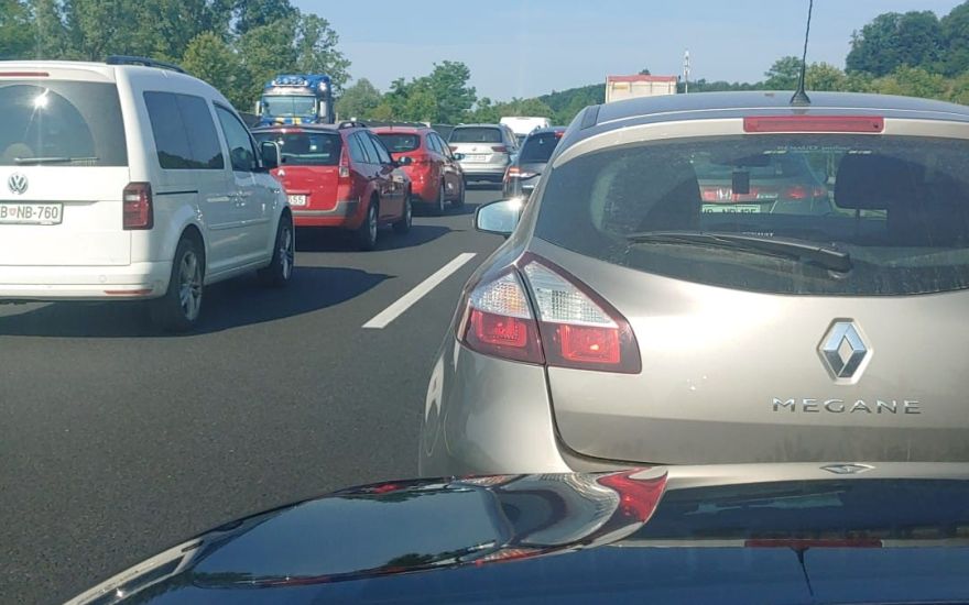 Vozniki, pozor! Na pomurski avtocesti prišlo do nesreče, prihaja do zastojev | Sobotainfo.com