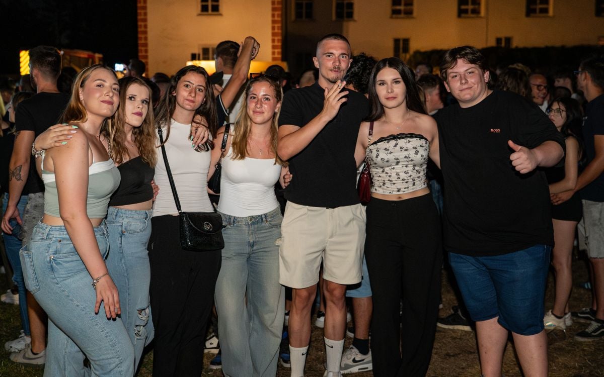 FOTO in VIDEO: Žilina nouč napolnila mestni park, odmevali so ritmi Rozalije in Sharike ...