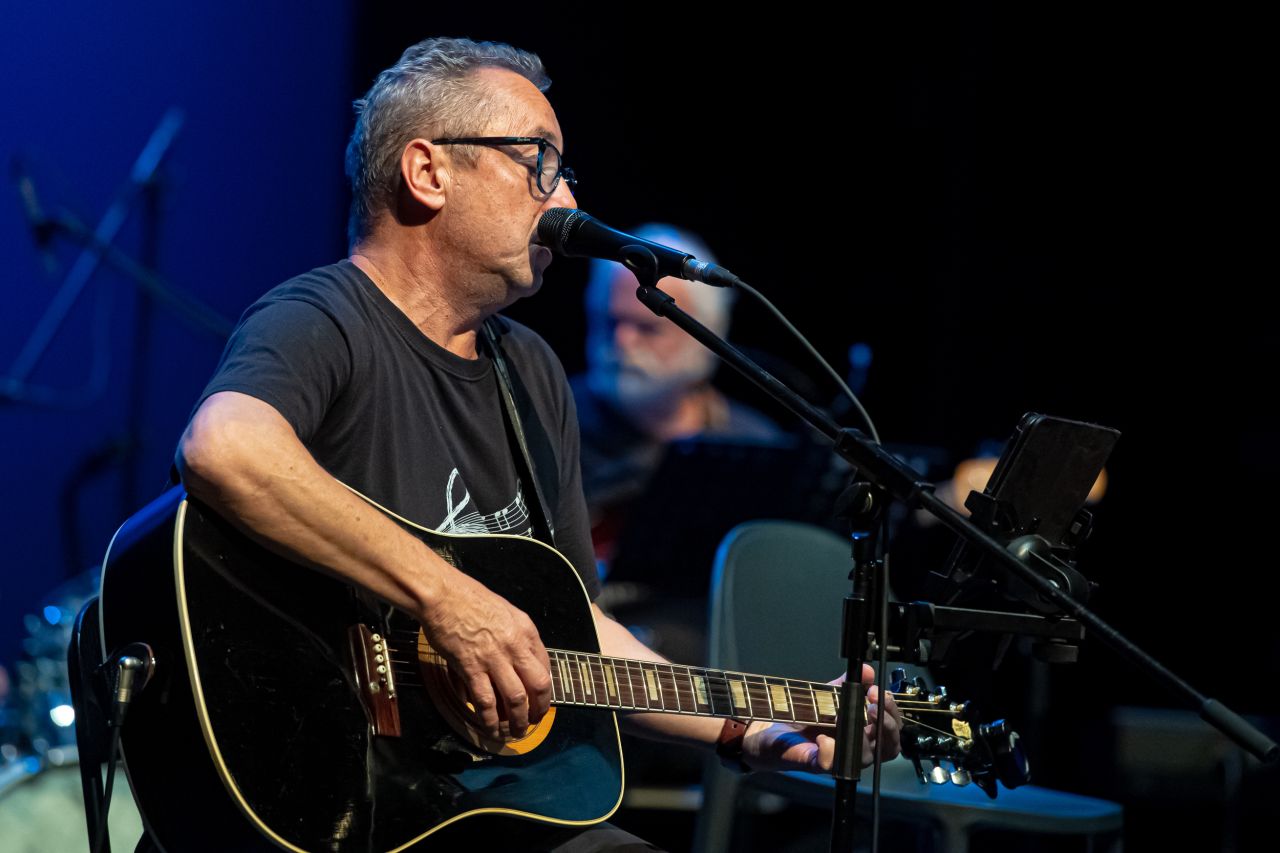 FOTO in VIDEO: Soboška glasbena skupina Doroja navdušila publiko v ...