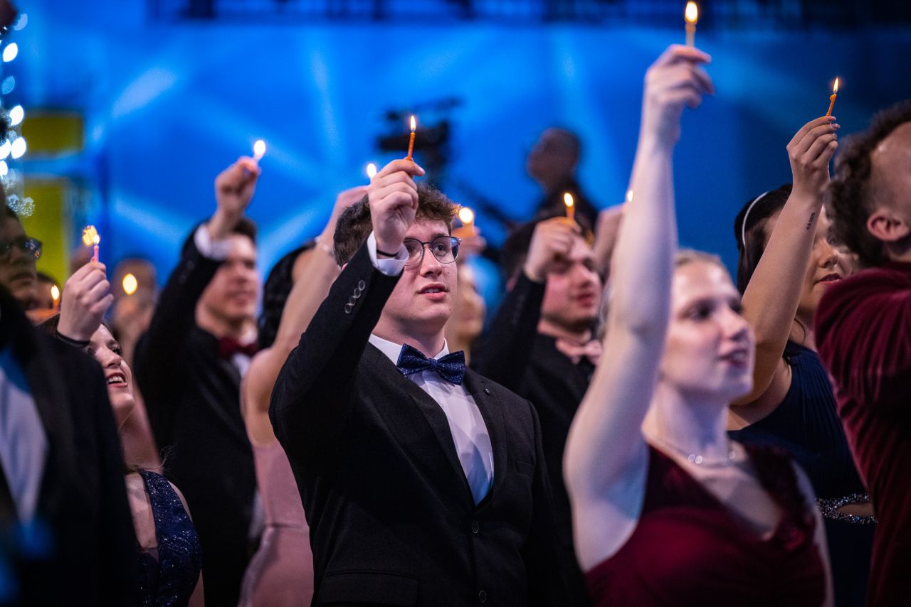 FOTO in VIDEO: Tako so maturantski ples odplesali dijaki Srednje ...