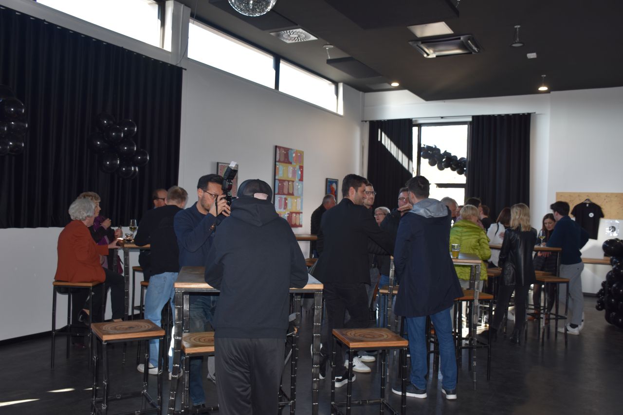 FOTO in VIDEO: Pivovarna in pivnica Jasha Brewing odprla vrata ...