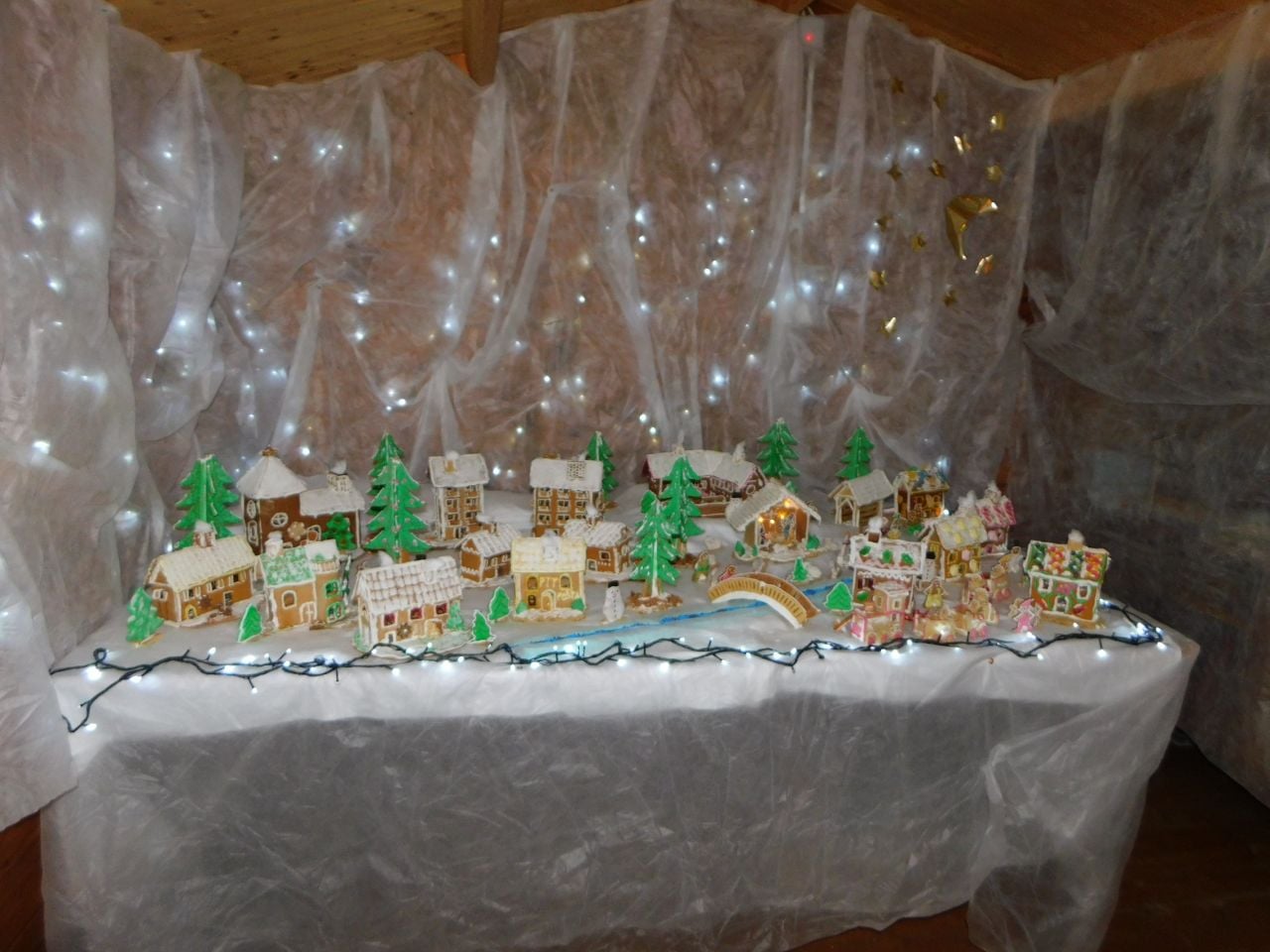 FOTO: V Banovcih ponovno jaslice na prostem, ene celo v »havbi« avtomobila | Sobotainfo.com