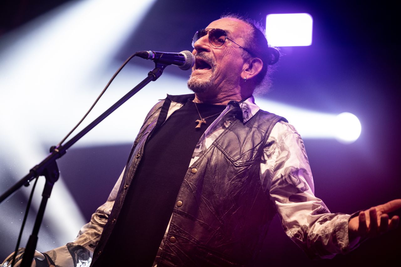 FOTO in VIDEO: Legendarni Željko Bebek in Tarapana band navdušili na ...