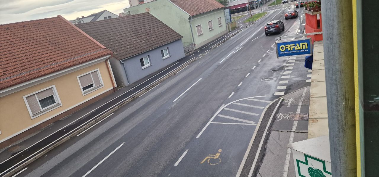 FOTO in VIDEO: Po razsutju tovora cesta na Lendavski ulici znova odprta | Sobotainfo.com