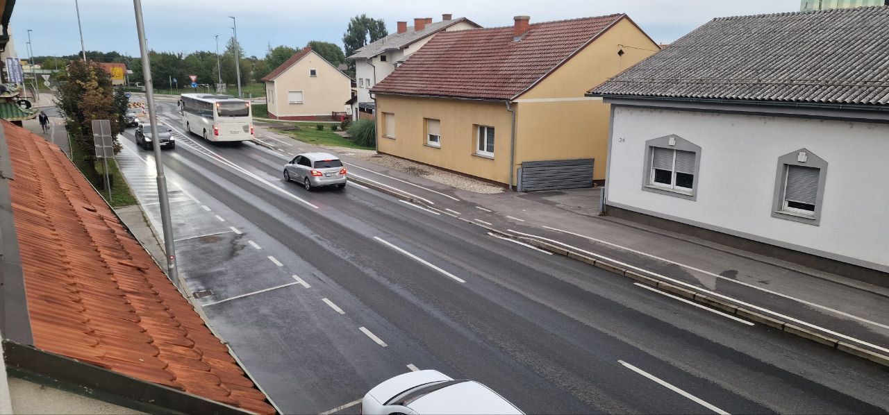 FOTO in VIDEO: Po razsutju tovora cesta na Lendavski ulici znova odprta | Sobotainfo.com